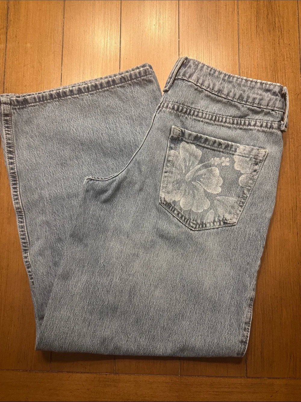 Hollister | Jeans | Hollister Lowrise Super Baggy Jeans 26 2r With ...